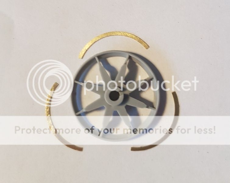 Pz.Bef.Wg III Ausf.J w/schurzen Dragon 6570 - International Scale Modeller