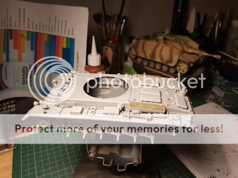 Pz.Bef.Wg III Ausf.J w/schurzen Dragon 6570 - International Scale Modeller